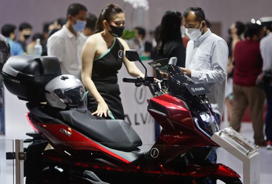 Visitors Look Indonesianmade Electric Motorcycle Alva Editorial Stock ...