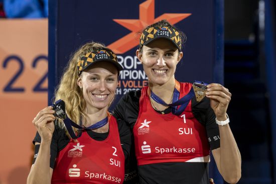 Switzerlands Silver Medallists Nina Brunner Left - Foto de stock de ...