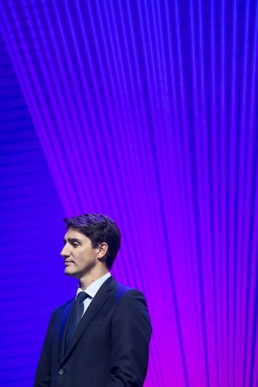 Canadian Prime Minister Justin Trudeau Gestures Editorial Stock Photo ...