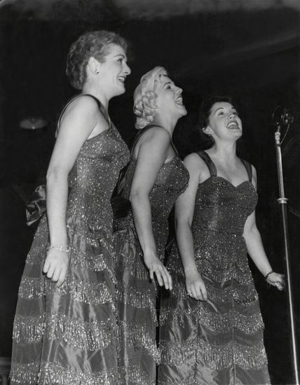 Andrews Sisters Laverne Patty Maxene Performing Editorial Stock Photo ...