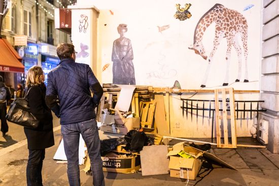 Passerby Watch Street Art Behind Unoccupied Editorial Stock Photo ...