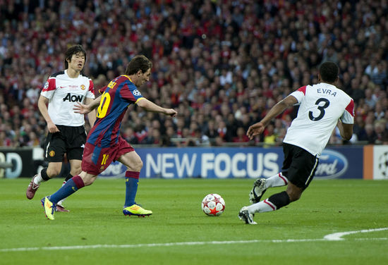 Lionel Messi Fc Barcelona Splits Defence Editorial Stock Photo - Stock ...