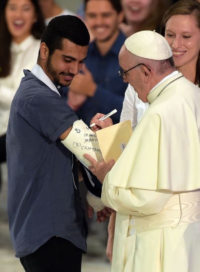 Pope Francis Signing Orthopedic Plaster Boy Editorial Stock Photo ...