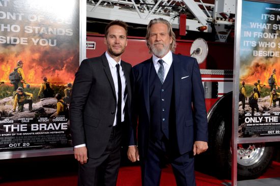 Jeff Bridges Taylor Kitsch Attend Premiere Editorial Stock Photo ...