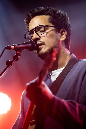 British Singersongwriter Luke Sitalsingh Opening Passenger Editorial ...