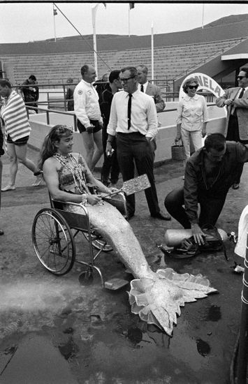 Man Assisting Mermaid Marineland Pacific Chevy Editorial Stock Photo ...