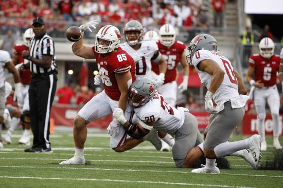 Washington State Edge Quinn Roff Punches Editorial Stock Photo - Stock ...