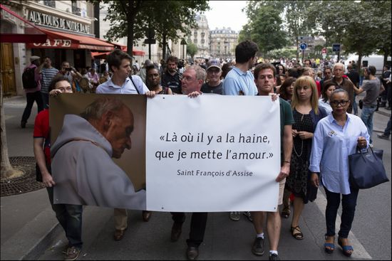 Atmosphere Outside Notredame De Paris Cathedral Editorial Stock Photo ...