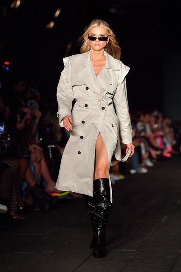 Model Walks Runway Boohoo By Kourtney Editorial Stock Photo - Stock ...