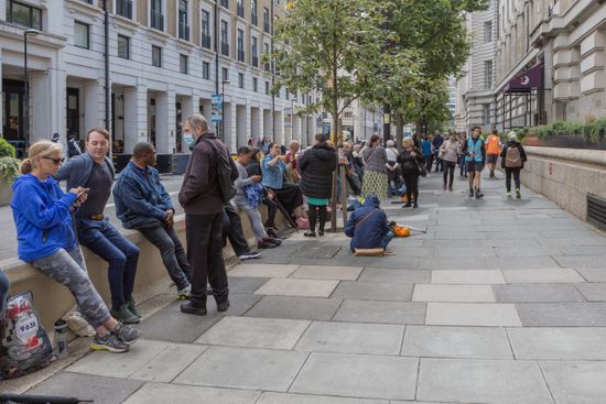 People Queueing Pay Their Respect Queen Editorial Stock Photo - Stock ...