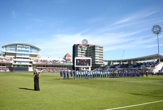 Lizzie Jones Sings National Anthem Ahead Editorial Stock Photo - Stock ...