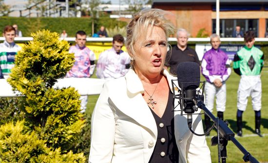 Heather Main Sings National Anthem Newbury Editorial Stock Photo ...