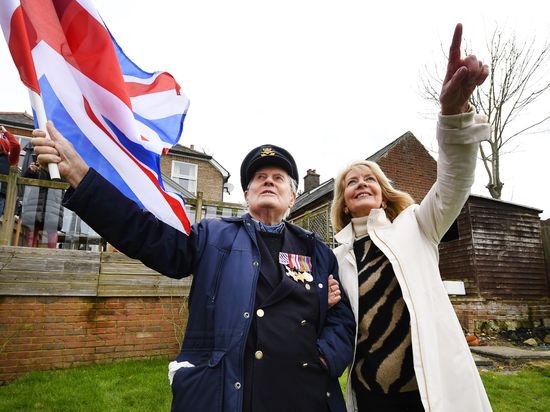 Colin Bell Dfc 85th Anniversary Spitfire Editorial Stock Photo - Stock ...