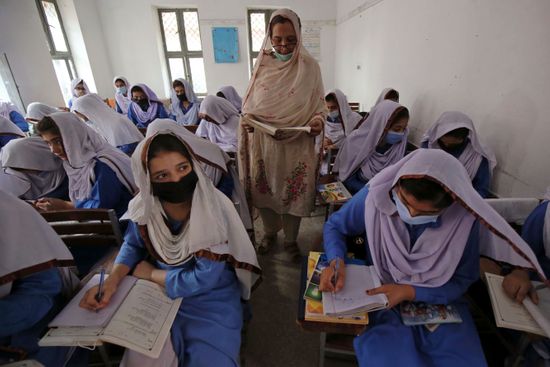 Pakistani School Teacher Delivers Lecture School Editorial Stock Photo ...