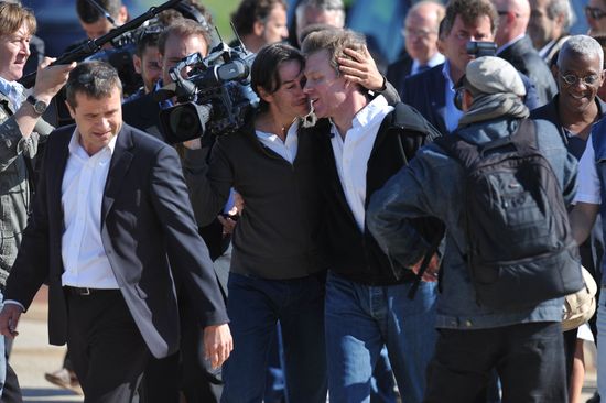 French Reporter Herve Ghesquiere R Gives Editorial Stock Photo - Stock ...