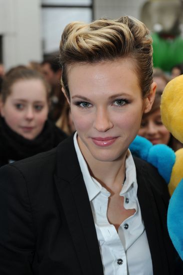 French Singer Lorie Participates Pieces Jaunes Editorial Stock Photo ...