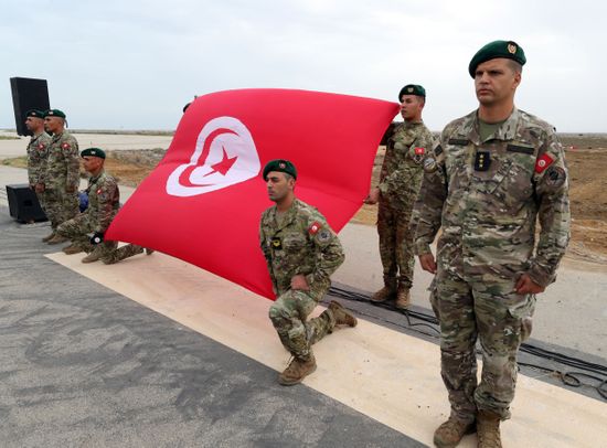 Tunisian Soldiers Pose Tunisian Flag During Editorial Stock Photo ...