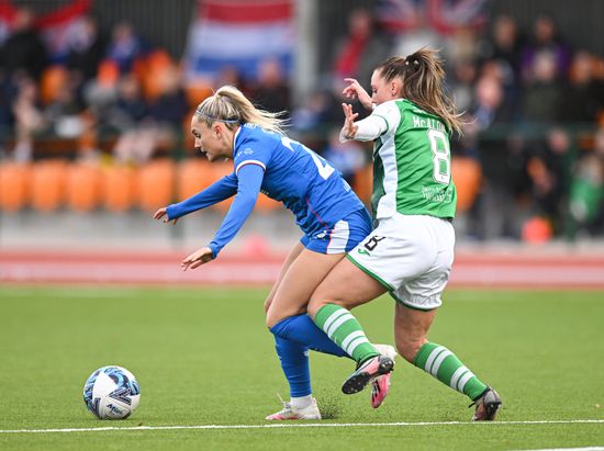 Michaela Mcalonie Hibernian Women Challenges Sam Editorial Stock Photo ...