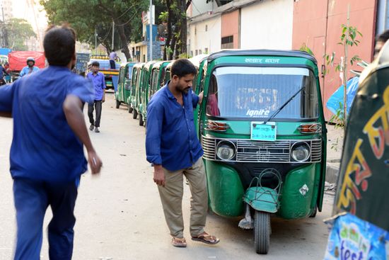 Cng Autorickshaw Drivers Queue Waits Refill Editorial Stock Photo ...
