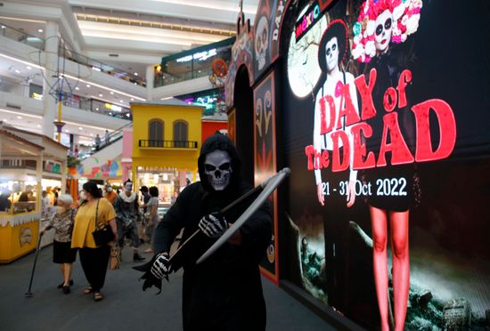 Participant Wearing Dread Reaper Costume Performs Editorial Stock Photo ...
