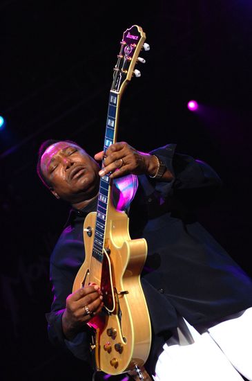 Georges Benson Performs During Montreux Jazz Editorial Stock Photo ...