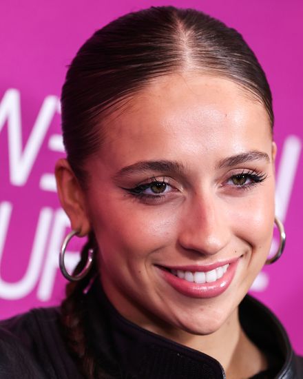 Canadian Singersongwriter Tate Mcrae Arrives Audacys Editorial Stock ...