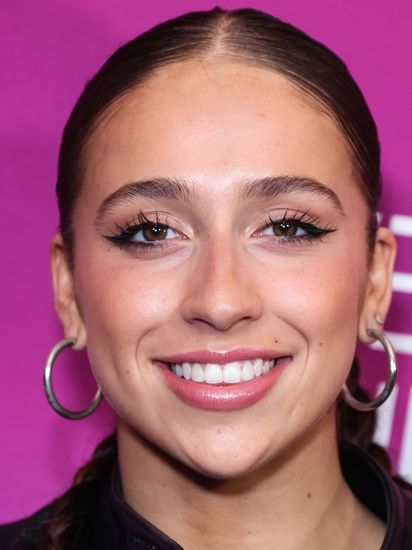 Canadian Singersongwriter Tate Mcrae Arrives Audacys Editorial Stock ...