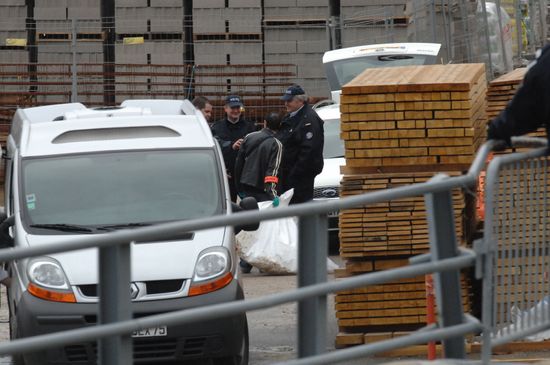 Forensic Officers Lift Body Unidentified Woman Editorial Stock Photo ...