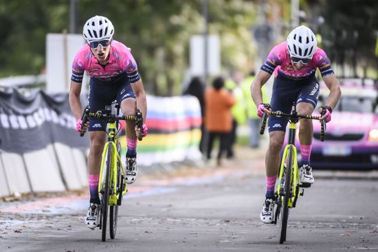 Afghan Refugee Road Cyclists Fariba Hashimi Editorial Stock Photo ...