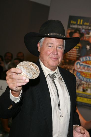 Steve Kanaly Attends Auction Around 40 Editorial Stock Photo - Stock ...