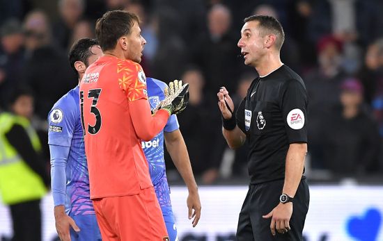 Bournemouth Goalkeeper Neto Talks Referee David Editorial Stock Photo ...