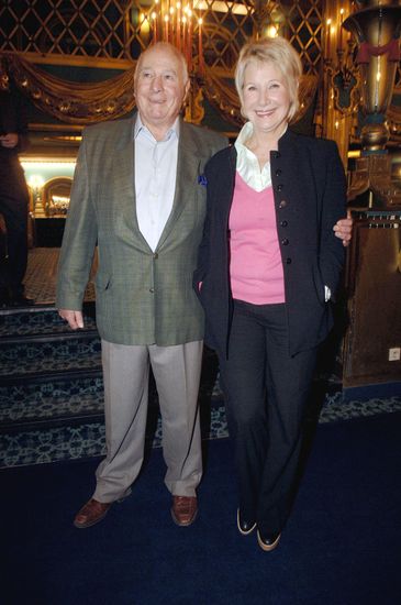 Daniele Gilbert Poses Jacques Collard Folies Editorial Stock Photo ...