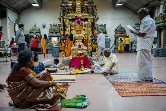 Hindu Devotees Reciting Devotional Tamil Poem Editorial Stock Photo ...