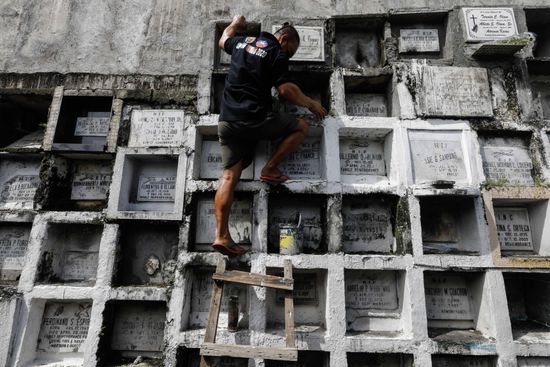 Worker Comes Down Multilevel Grave Sites Editorial Stock Photo - Stock ...