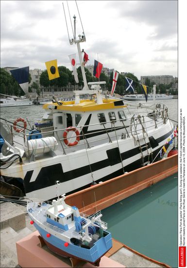 Operation Paris Port De Peche Paris Editorial Stock Photo - Stock Image ...