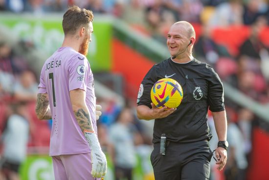 Smiling Referee Bobby Madley Talks Goalkeeper Editorial Stock Photo ...