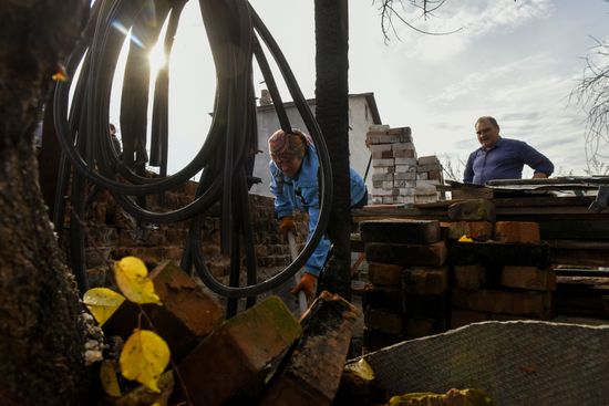 Volunteers Clean Debris House Destroyed Combat Editorial Stock Photo ...
