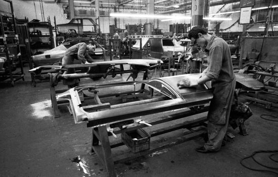 Manual Labour Car Industry Here Opel Editorial Stock Photo - Stock ...