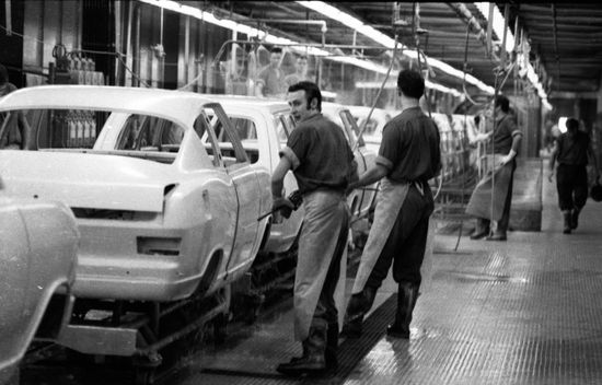 Manual Labour Car Industry Here Opel Editorial Stock Photo - Stock ...