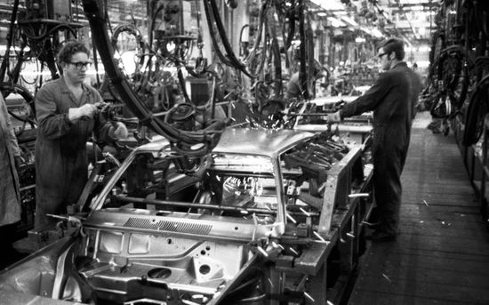 Manual Labour Car Industry Here Opel Editorial Stock Photo - Stock ...
