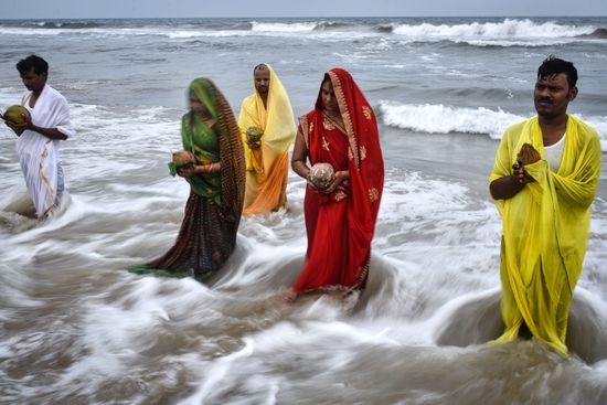 Hindu Devotees Offer Prayers They Worship Editorial Stock Photo - Stock ...