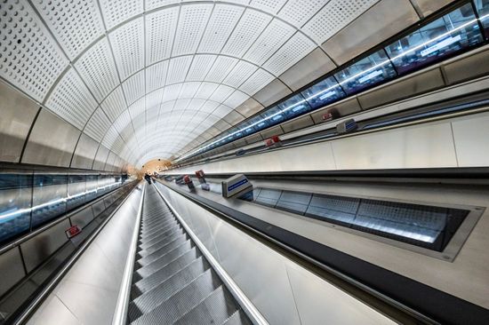 Elizabeth Line Crossrail Bond Street Station Editorial Stock Photo ...