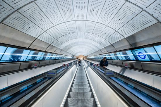 Elizabeth Line Crossrail Bond Street Station Editorial Stock Photo ...