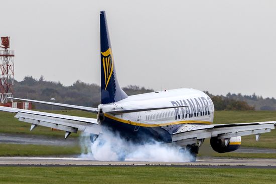 Ryanair Aircraft Has Bumpy Landing Strong Editorial Stock Photo - Stock ...
