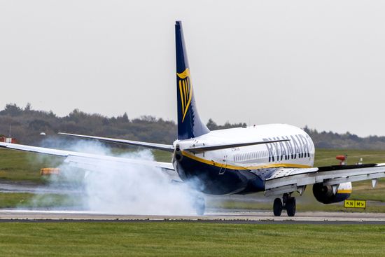 Ryanair Aircraft Has Bumpy Landing Strong Editorial Stock Photo - Stock ...