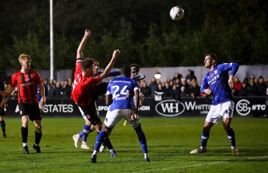Daniel Bayliss Bracknell Town Shoots Attack Editorial Stock Photo ...
