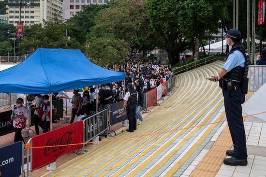 Police Officer Stands Guard Spectators Queue Editorial Stock Photo ...