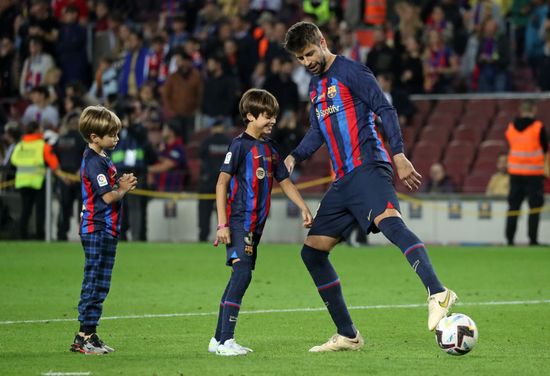 Gerard Pique Playing His Children End Editorial Stock Photo - Stock ...