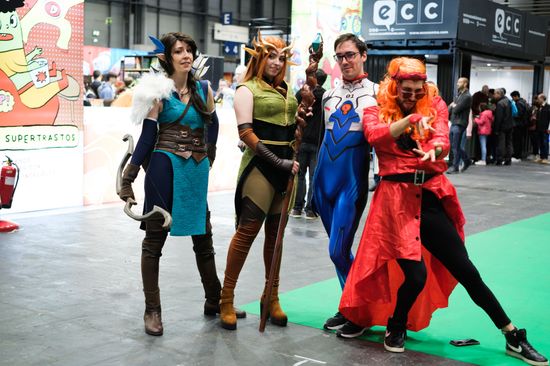 Visitor Dressed Gwen Stacy Attends Madrid Editorial Stock Photo - Stock ...