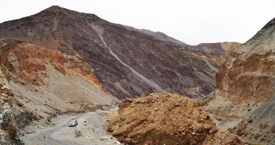 Indus Valley Between Upshi Chumathang Editorial Stock Photo - Stock ...